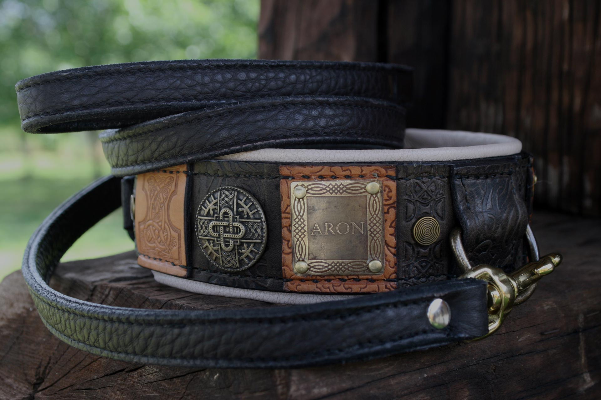 Harakhan Kennel & Personalized Leather Dog Collars by Workshop Sauri